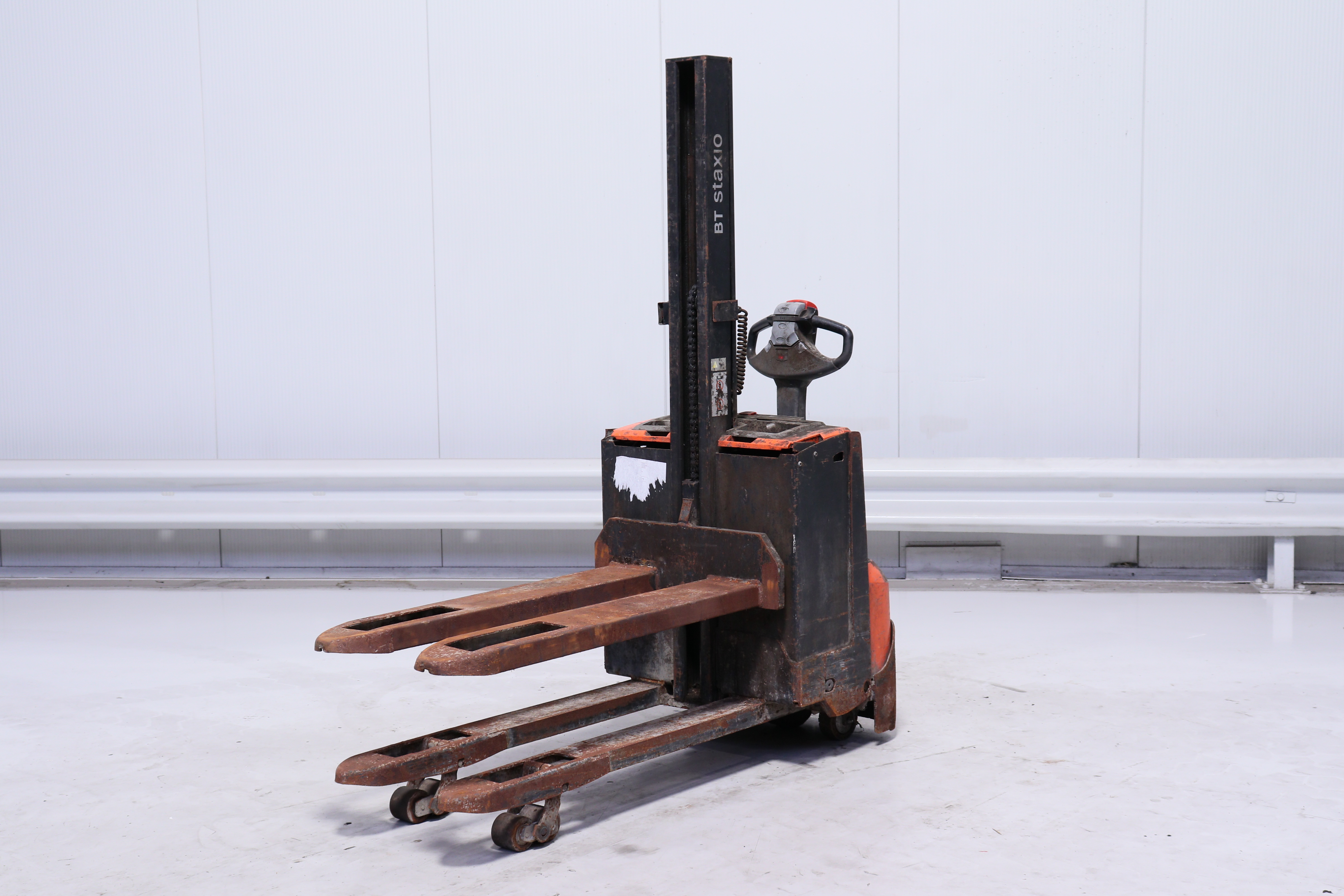 Used Pallet Stackers for sale | Lisman Forklifts