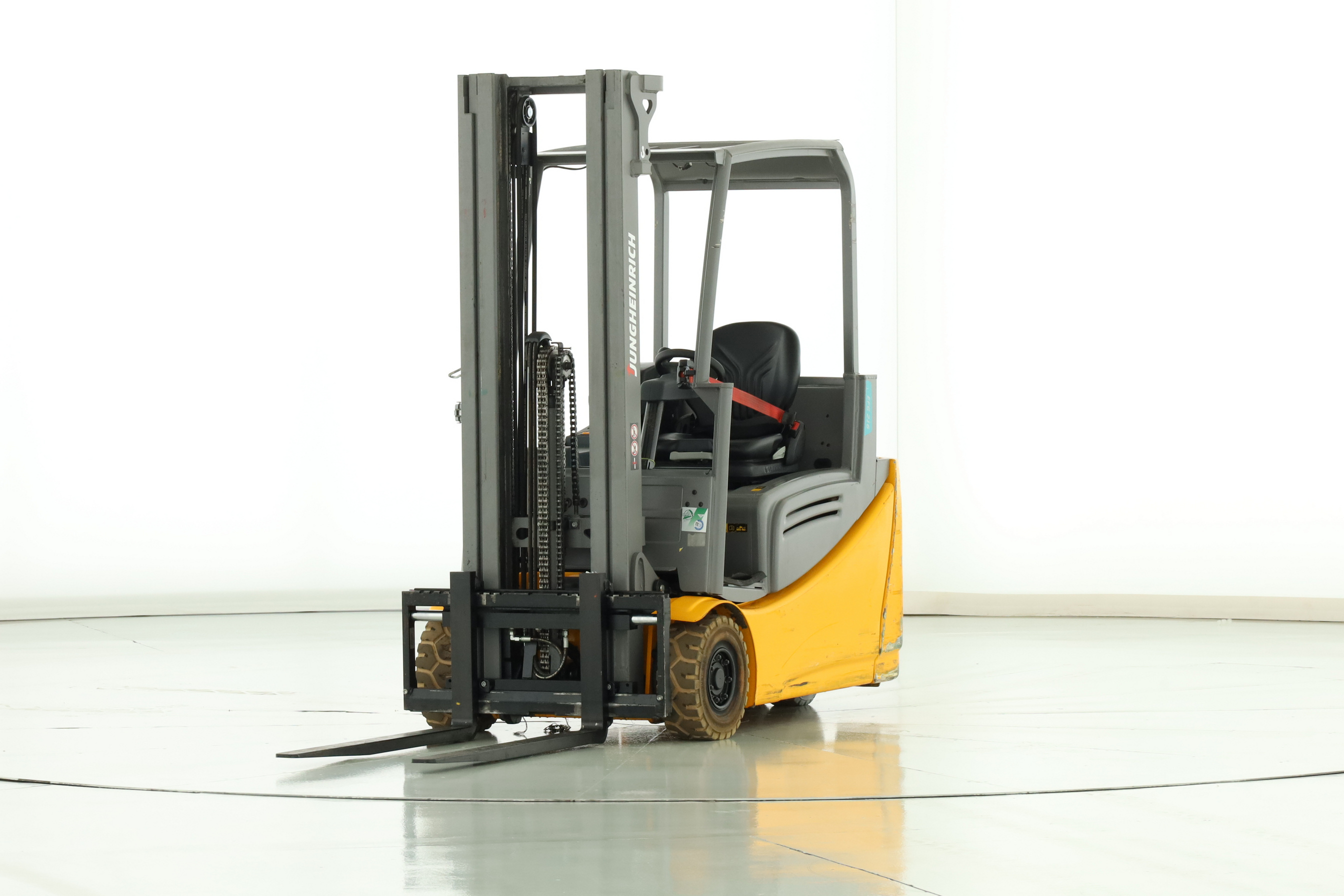 Jungheinrich EFG-216 | Lisman Forklifts EN